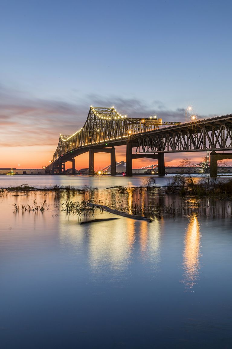 How safe are Louisiana bridge crossings over the Mississippi?