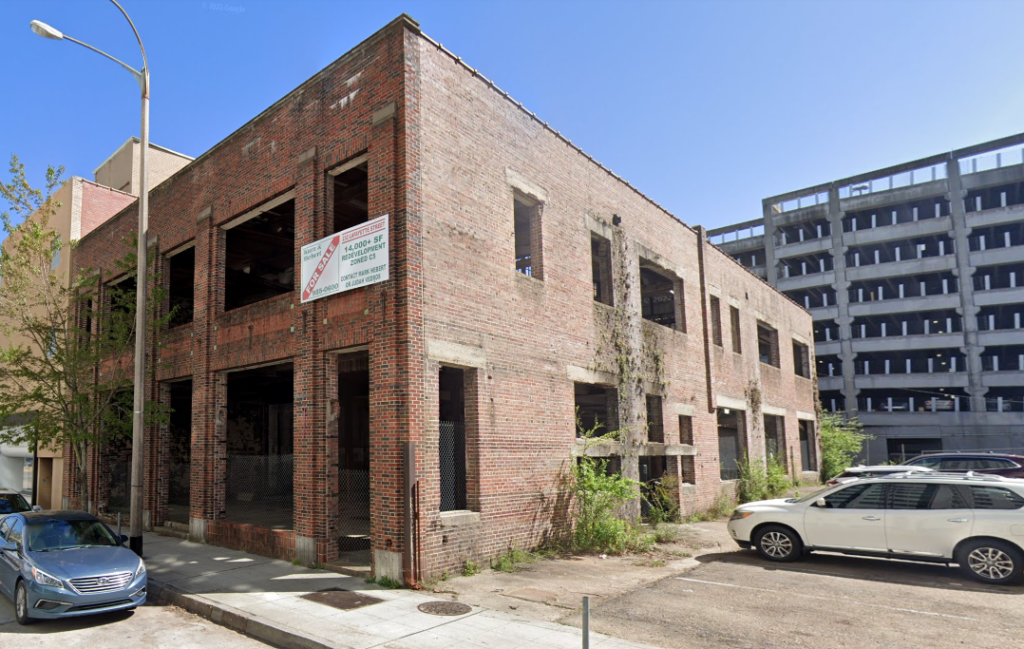 Long-vacant downtown Baton Rouge building under contract for apartments